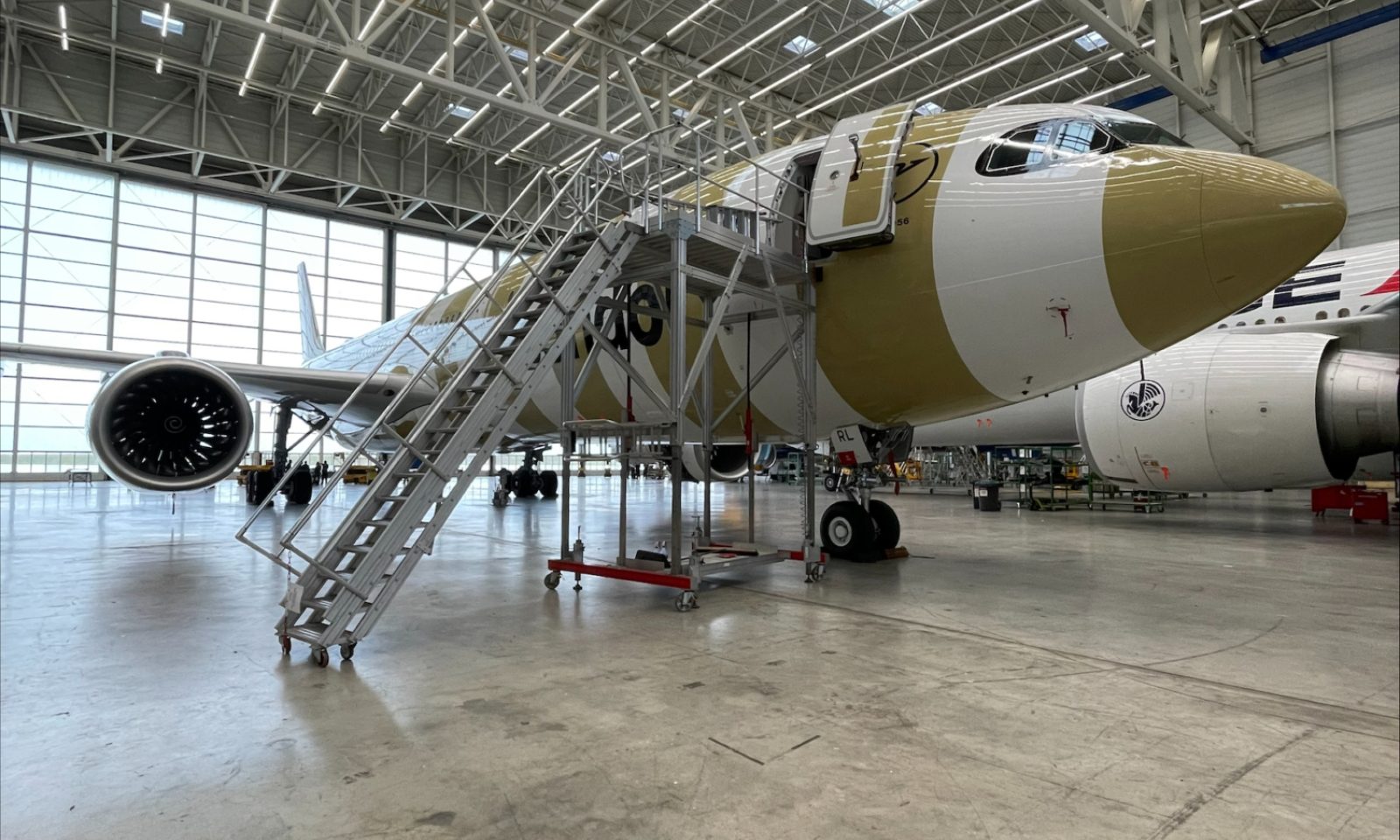 Stage Hangar 901 Duitsland - International