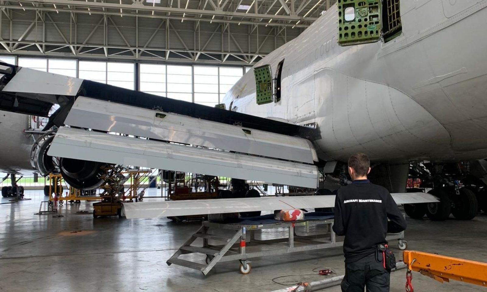 Stage Hangar 901 Bas Dirix - International